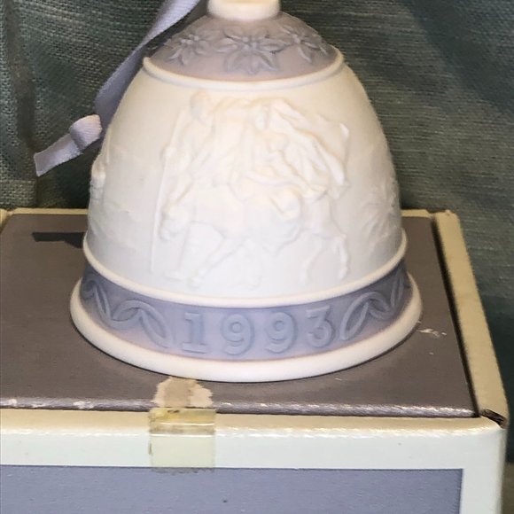 Lladro | Holiday | Lladro Vintage 993 Christmas Bell Ornament Porcelain ...